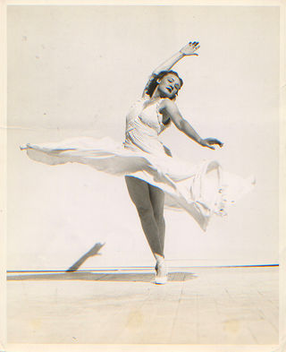 Gold Diggers in Paris (1938) Original Movie Posters - Posteritati Movie ...